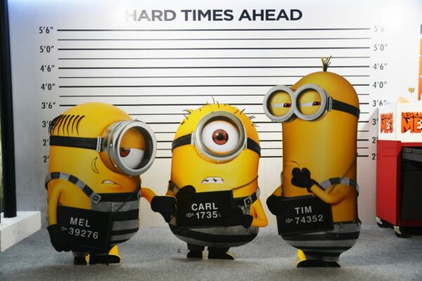 Tipsaholic | Unleash the Magic: 10 Epic Backyard Family Movie Nights Await!