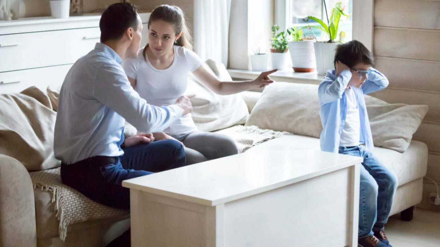 Tipsaholic | Parenting Pitfalls: 13 Red Flags to Watch For!