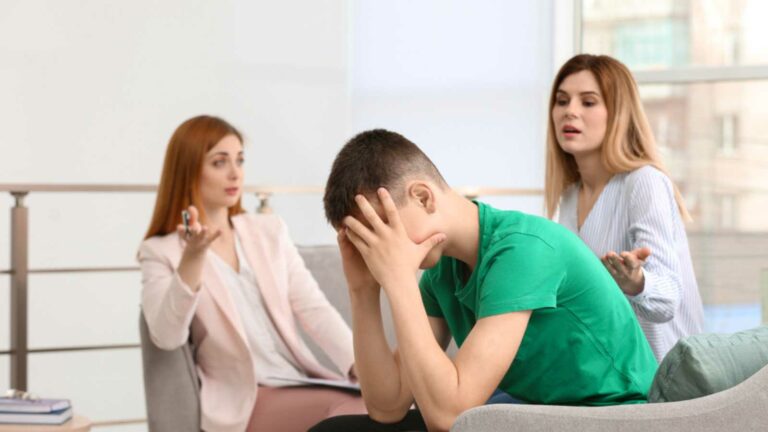 Tipsaholic | Parenting Pitfalls: 13 Red Flags to Watch For!
